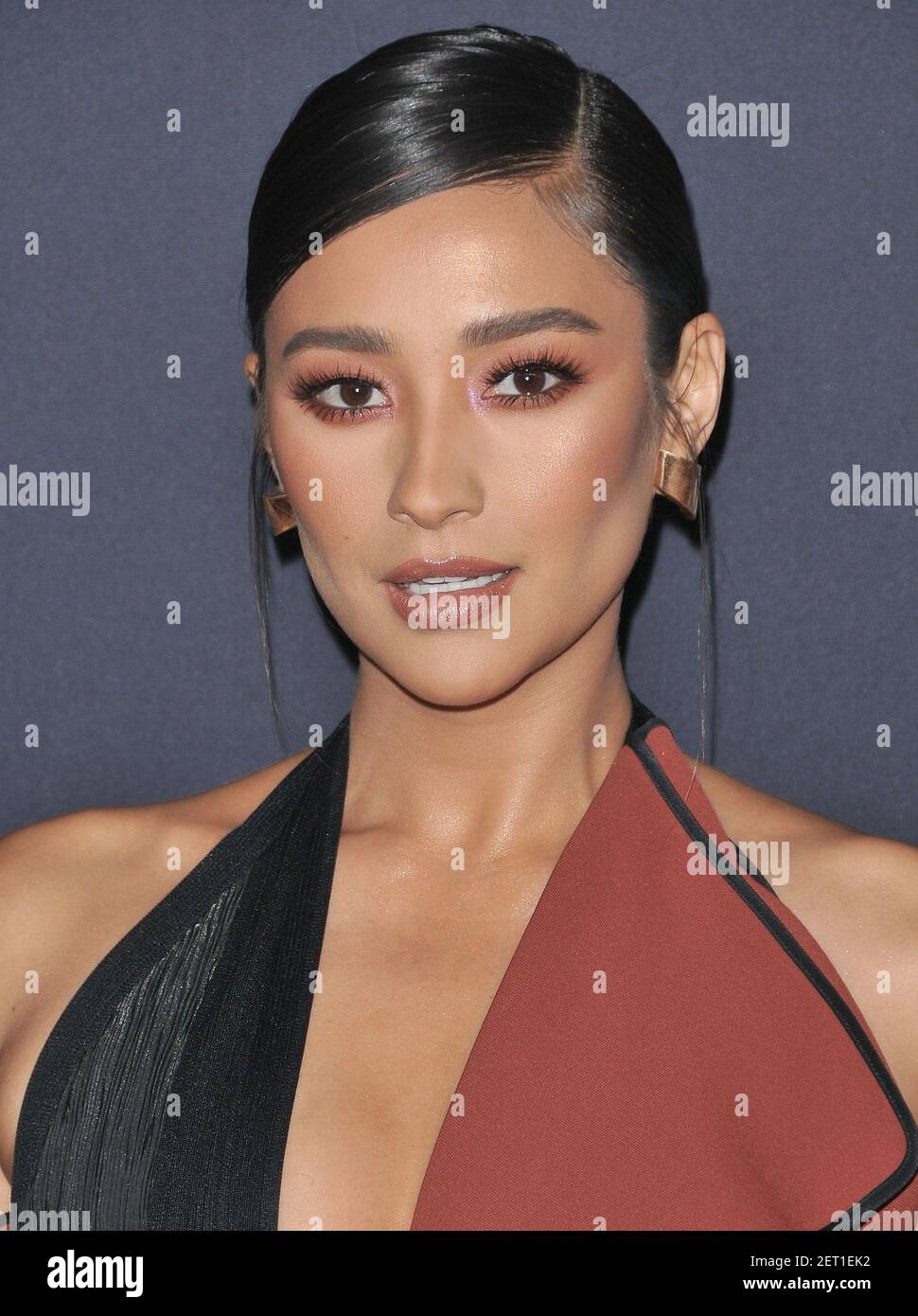 Shay Mitchell arrives at the 2018 E! People's Choice Awards held at the ...