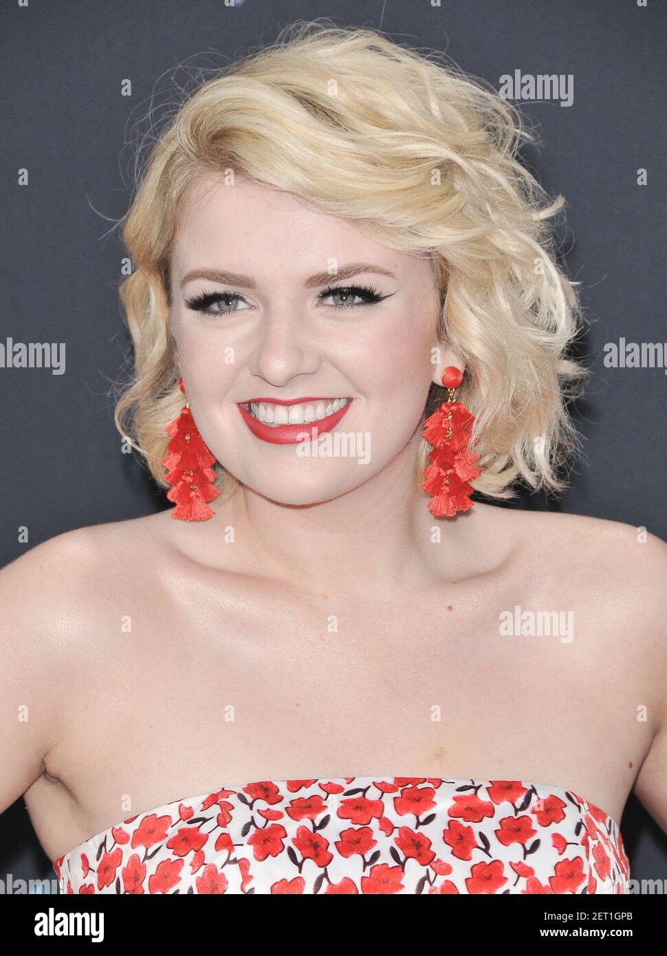 Maddie Poppe arrives at the 2018 E! People's Choice Awards held at the ...
