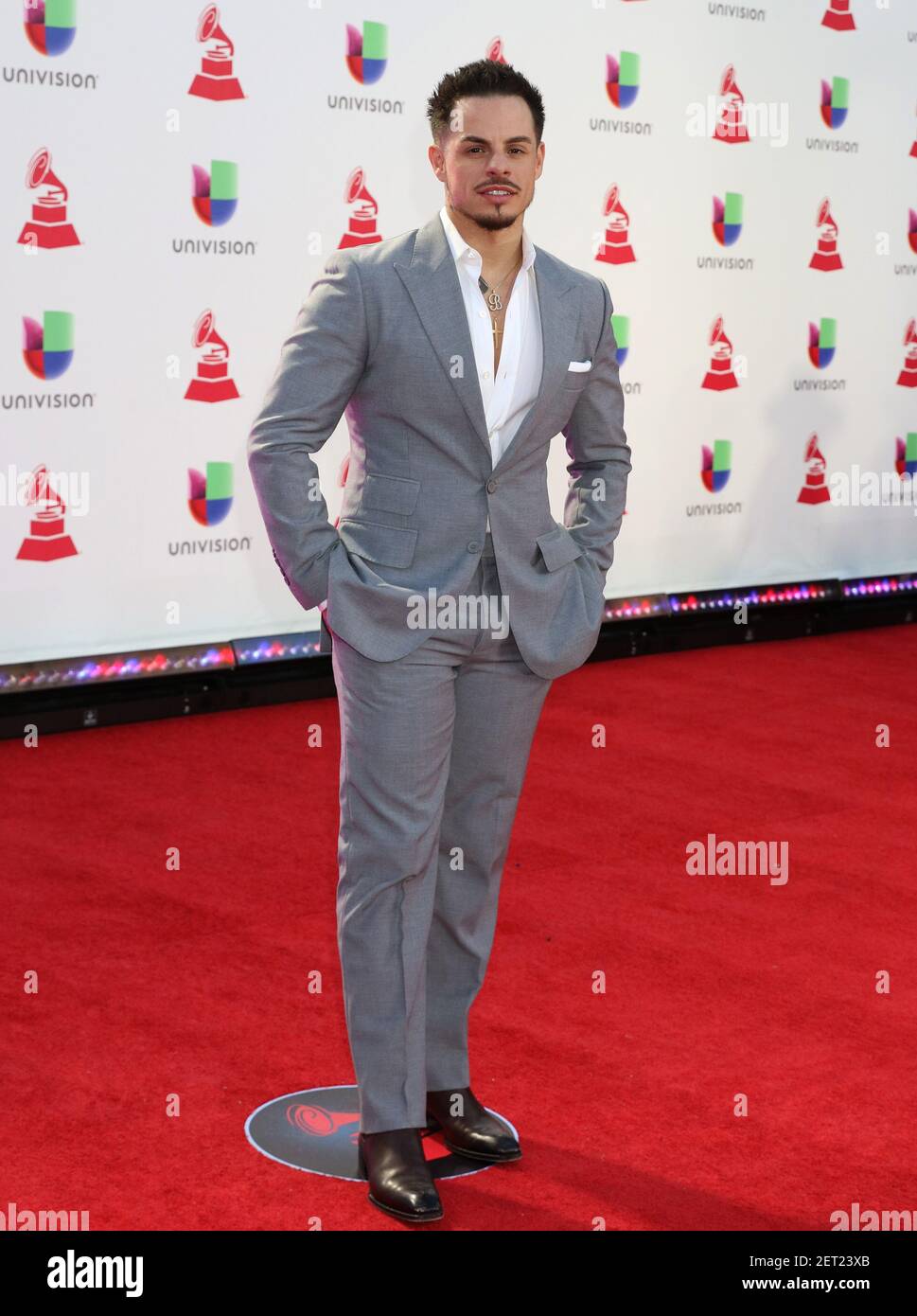 Casper Smart arrives at the 19th Annual Latin GRAMMY Awards Red Carpet ...