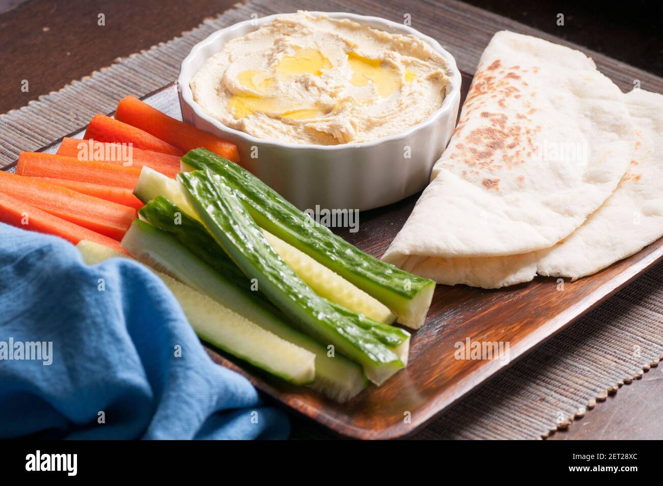 Vegetable sticks hummous hi-res stock photography and images - Alamy