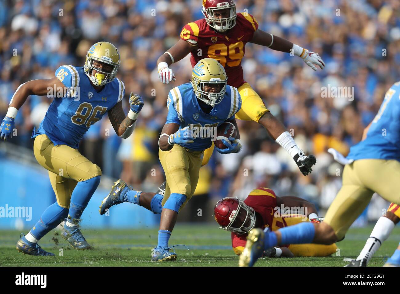 November 17, 2018: UCLA Bruins running back Joshua Kelley (27) runs ...