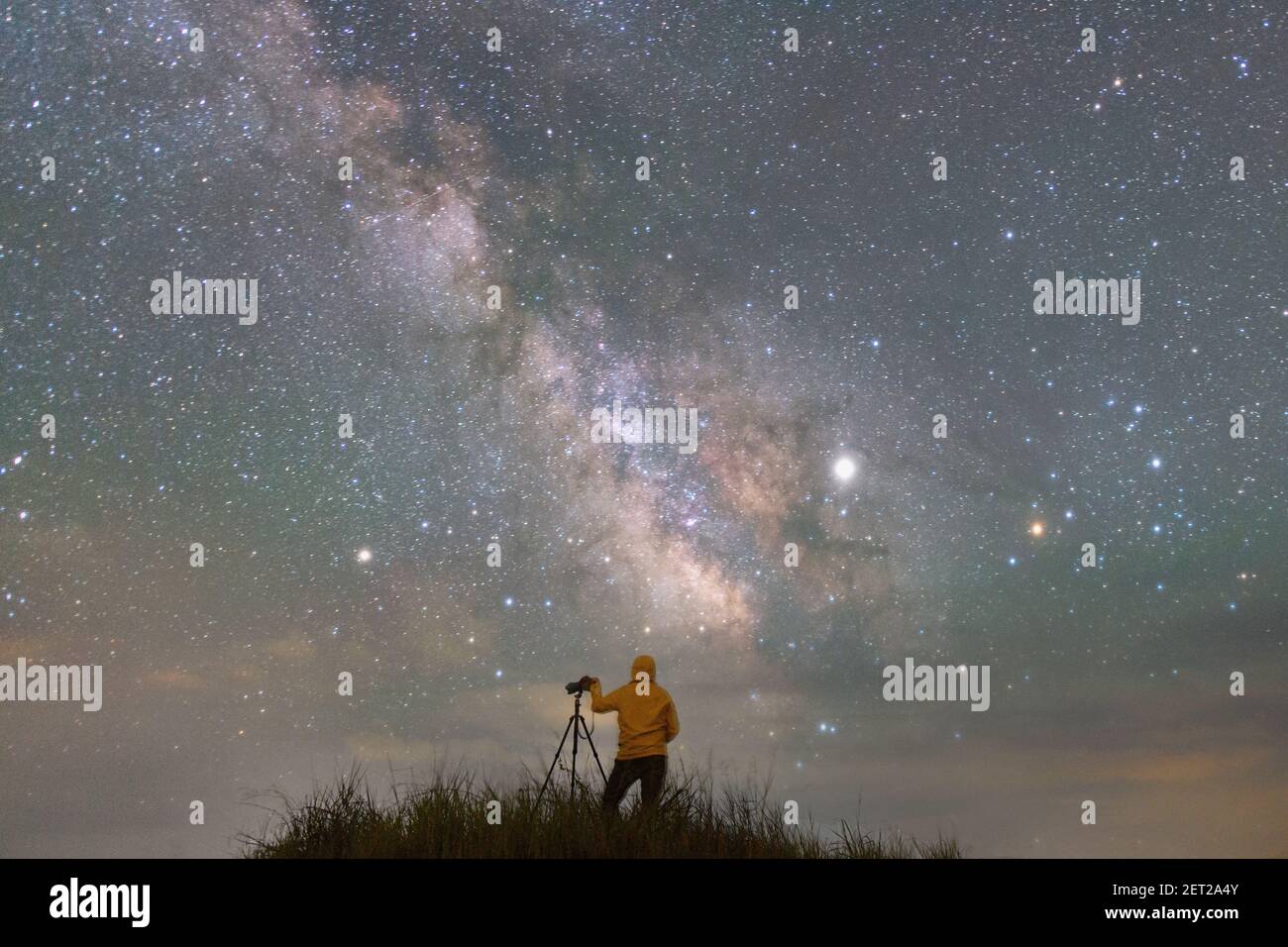 Digital single lens reflex camera hi-res stock photography and images ...