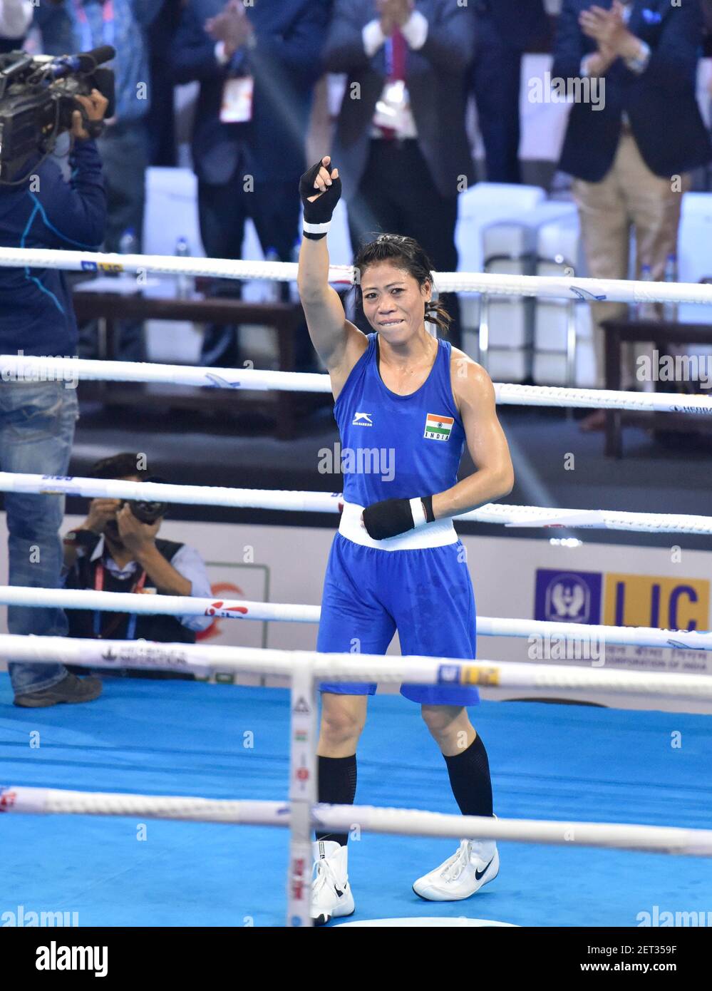 NEW DELHI, INDIA - NOVEMBER 24: Indian boxing ace MC Mary Kom (Blue ...