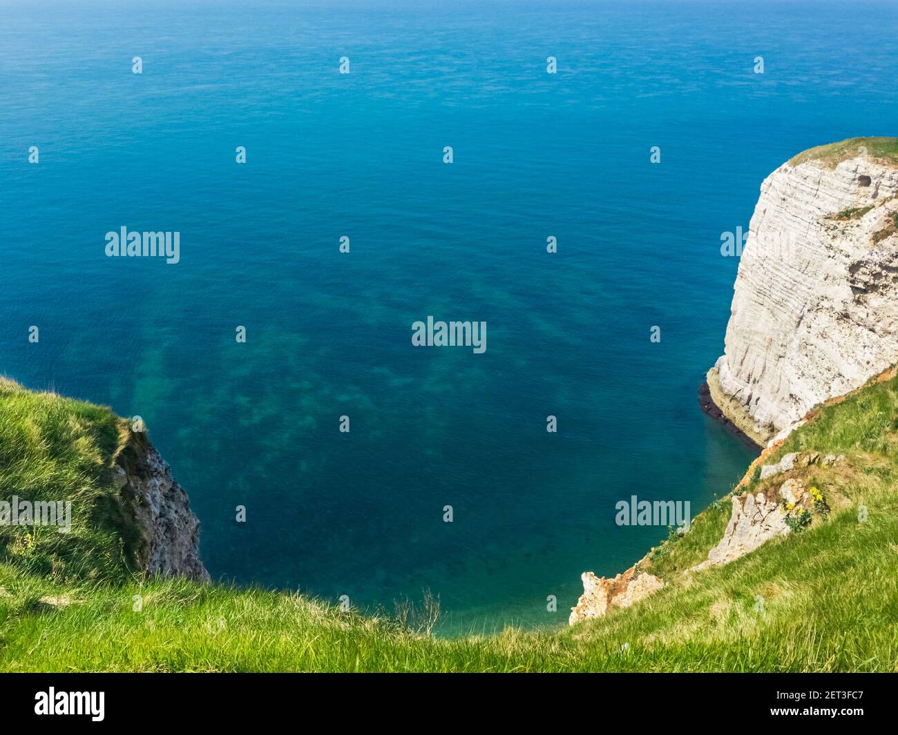 View over cliffs ocean hi-res stock photography and images - Alamy