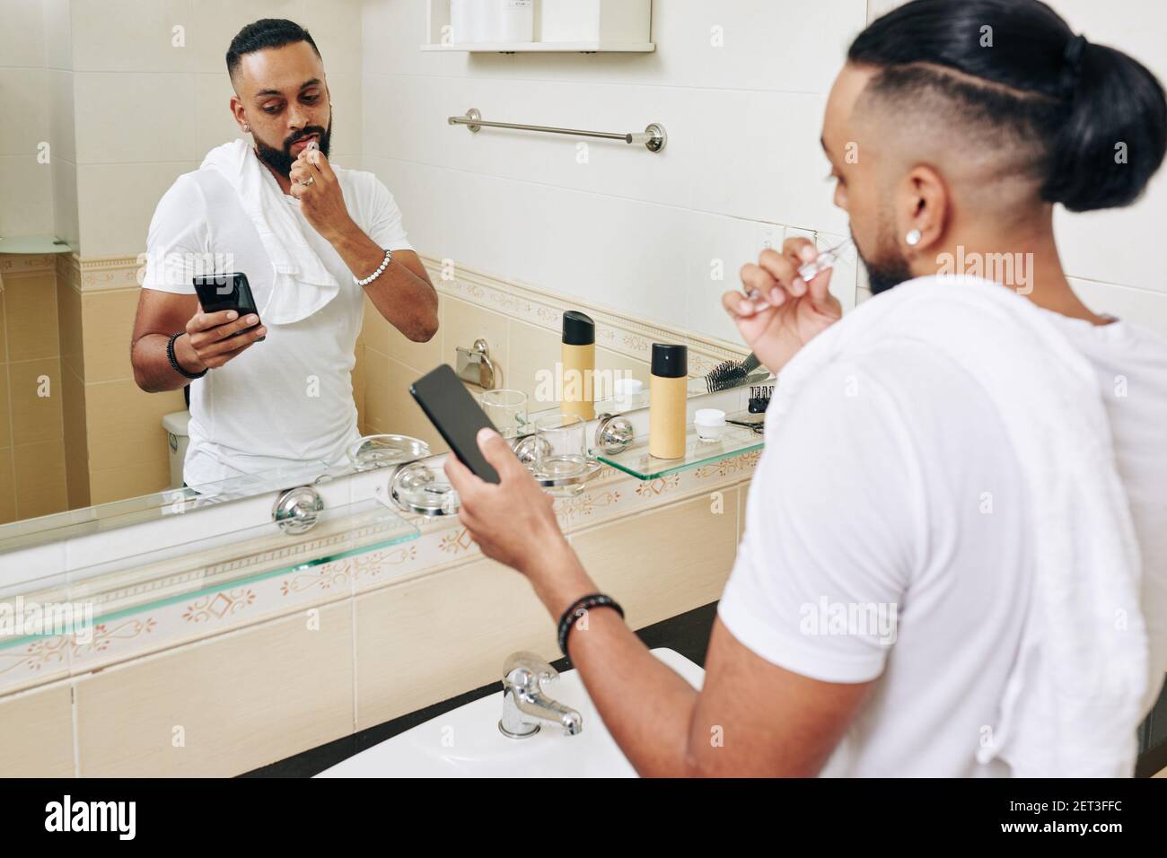 Room routine hi-res stock photography and images - Alamy