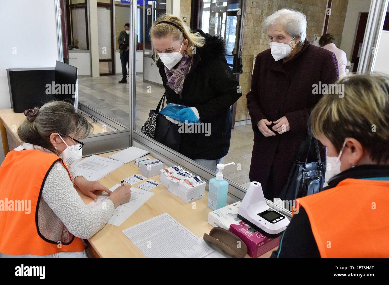 Vaccionation hi-res stock photography and images - Alamy