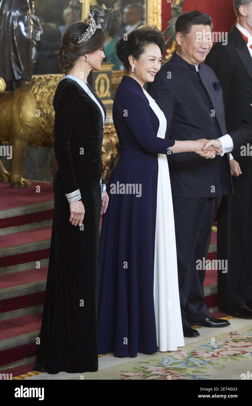 28-11-2018 Statebanquet Queen Letizia and King Felipe pose with Chinese ...
