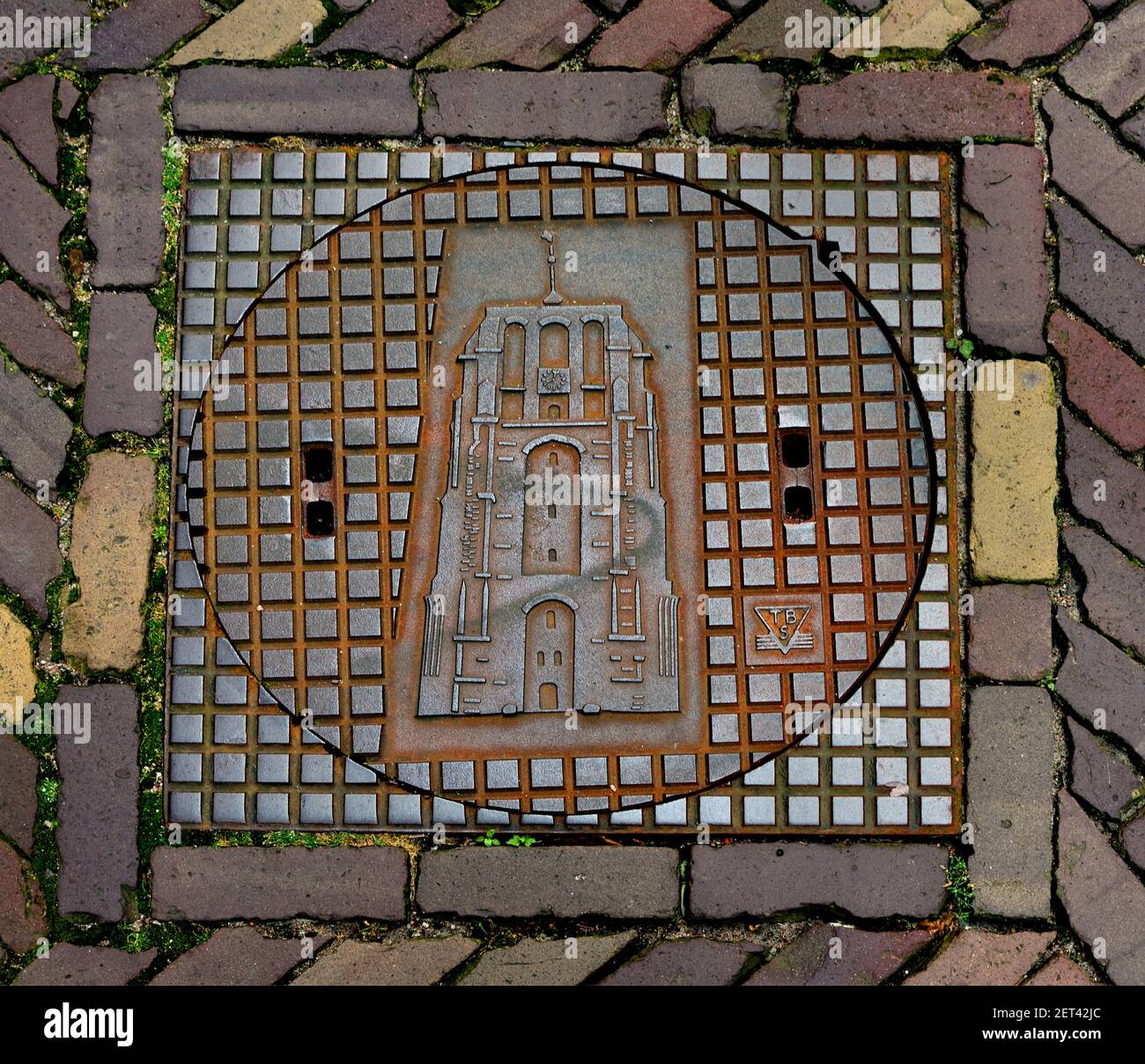Street sewer pot lid (image of Oldehove Toren - Tower ) Leeuwarden City ...