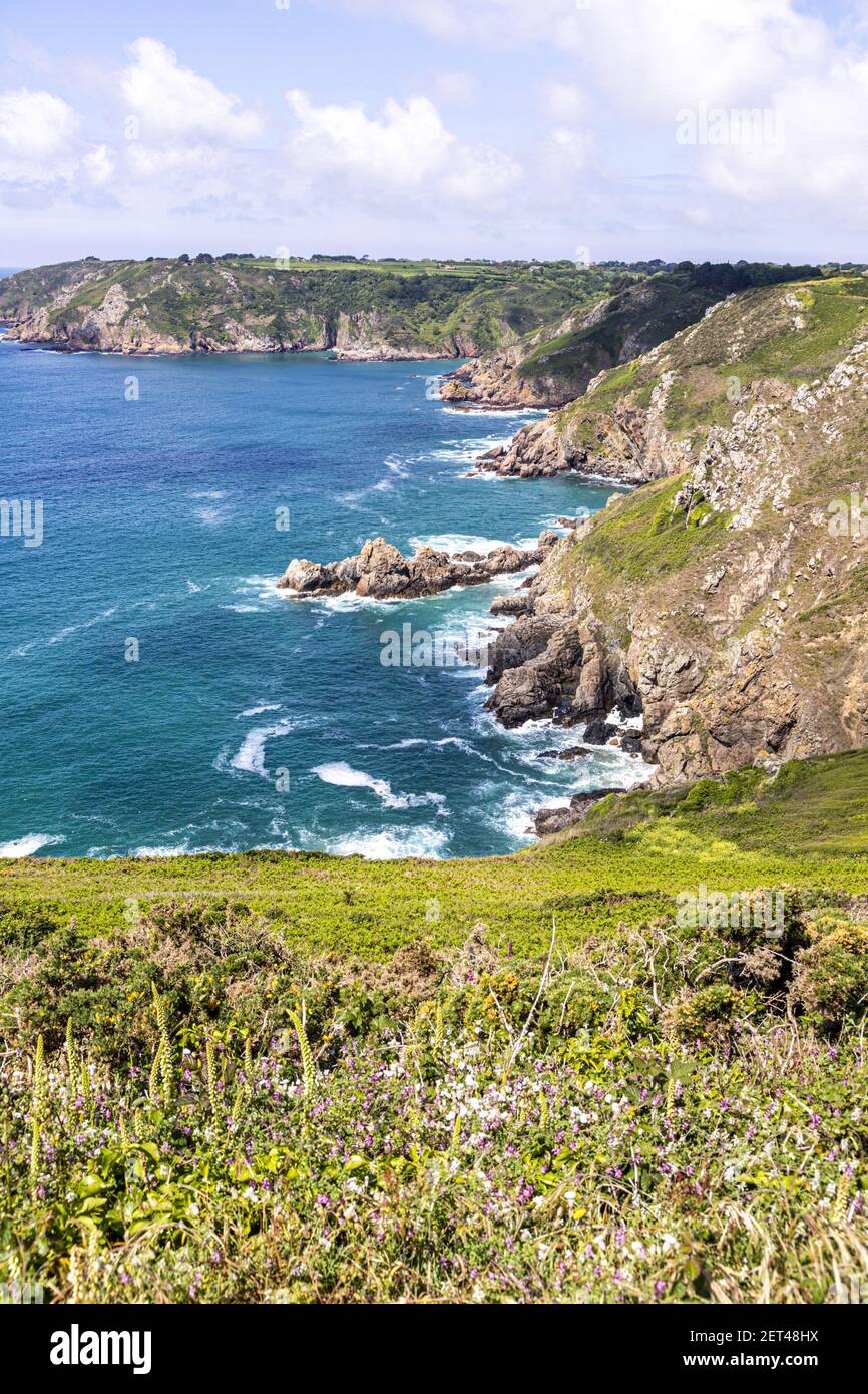 Beautiful ocean scenery hi-res stock photography and images - Alamy