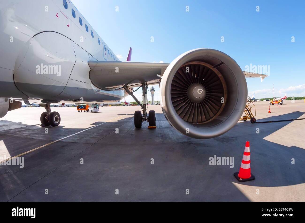 Back view jet engine hi-res stock photography and images - Alamy