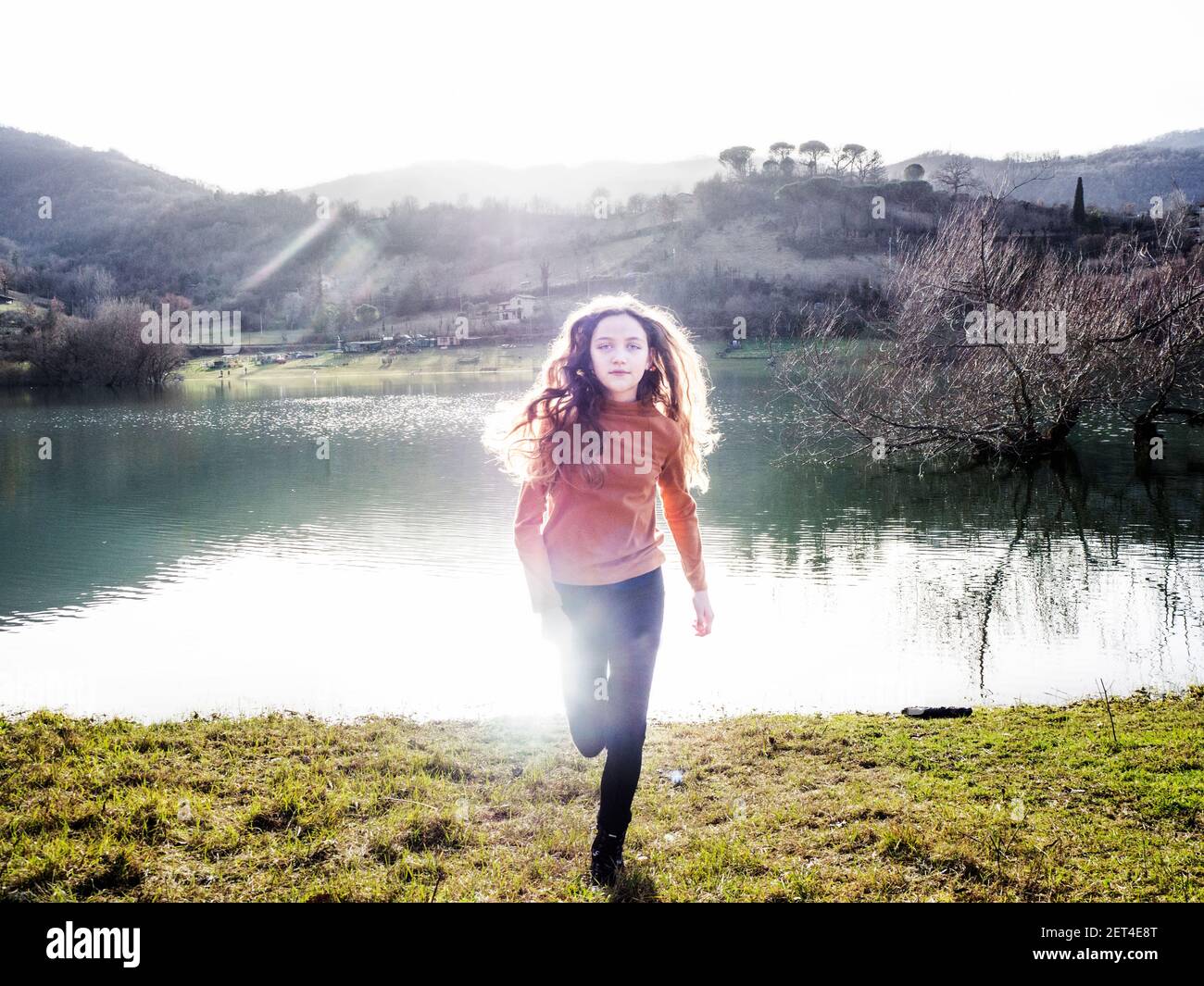 Children playing lake italy hi-res stock photography and images - Alamy