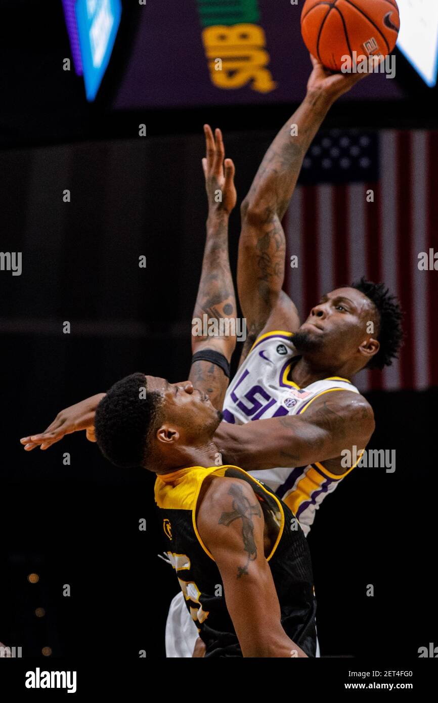 December 1, 2018: LSU Tigers forward Darius Days (22) shoots a jump ...