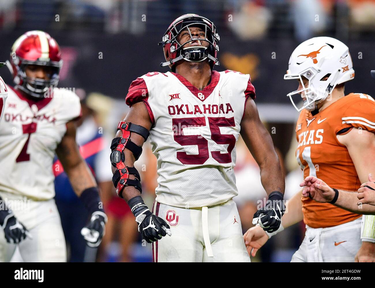 Oklahoma defensive lineman Kenneth Mann (55) celebrates after making a ...