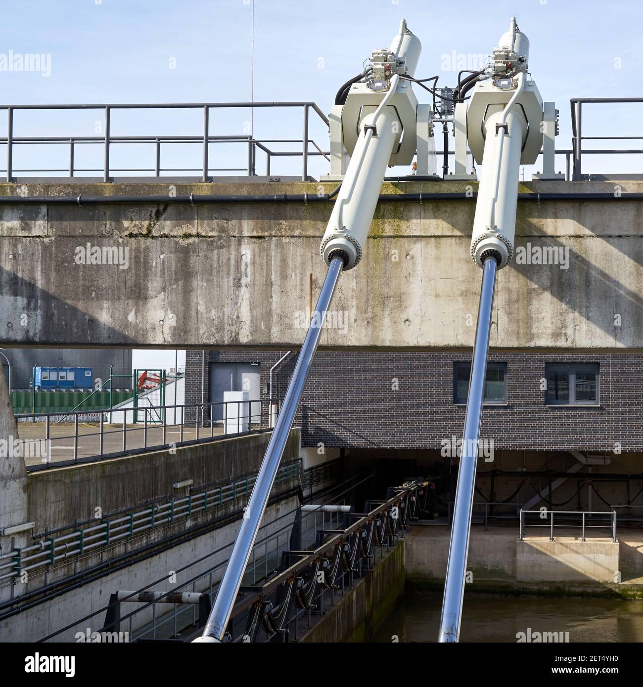 Hydraulic cylinder hi-res stock photography and images - Alamy