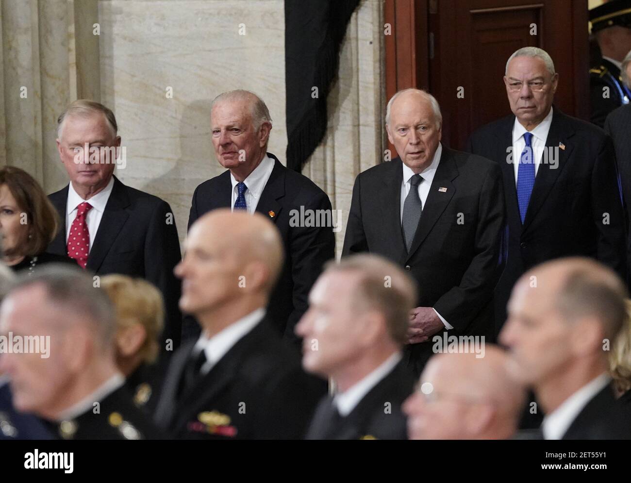 From l-r., former Vice Presidents Dan Quayle, former Secretary of State ...
