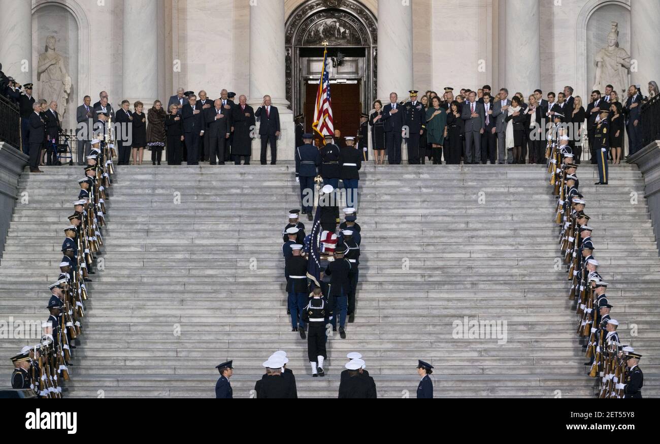 The casket carrying former president George Herbert Walker Bush is ...