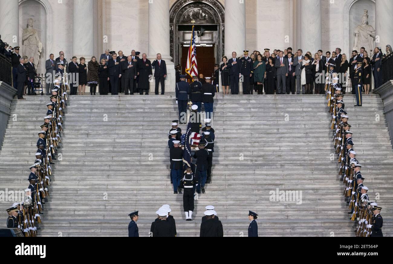 The casket carrying former president George Herbert Walker Bush is ...