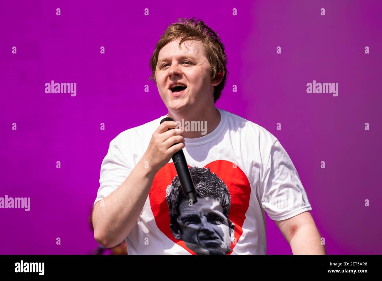 Lewis capaldi 2019 glastonbury hi-res stock photography and images - Alamy