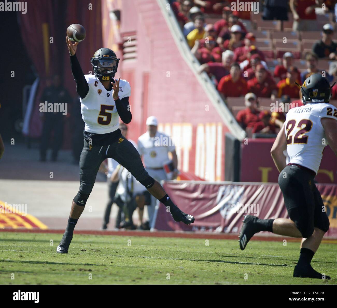 October 27, 2018 Arizona State Sun Devils quarterback Manny Wilkins (5 ...