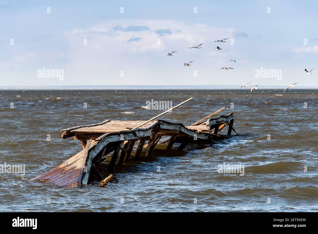 Rustic wooden dock hi-res stock photography and images - Alamy