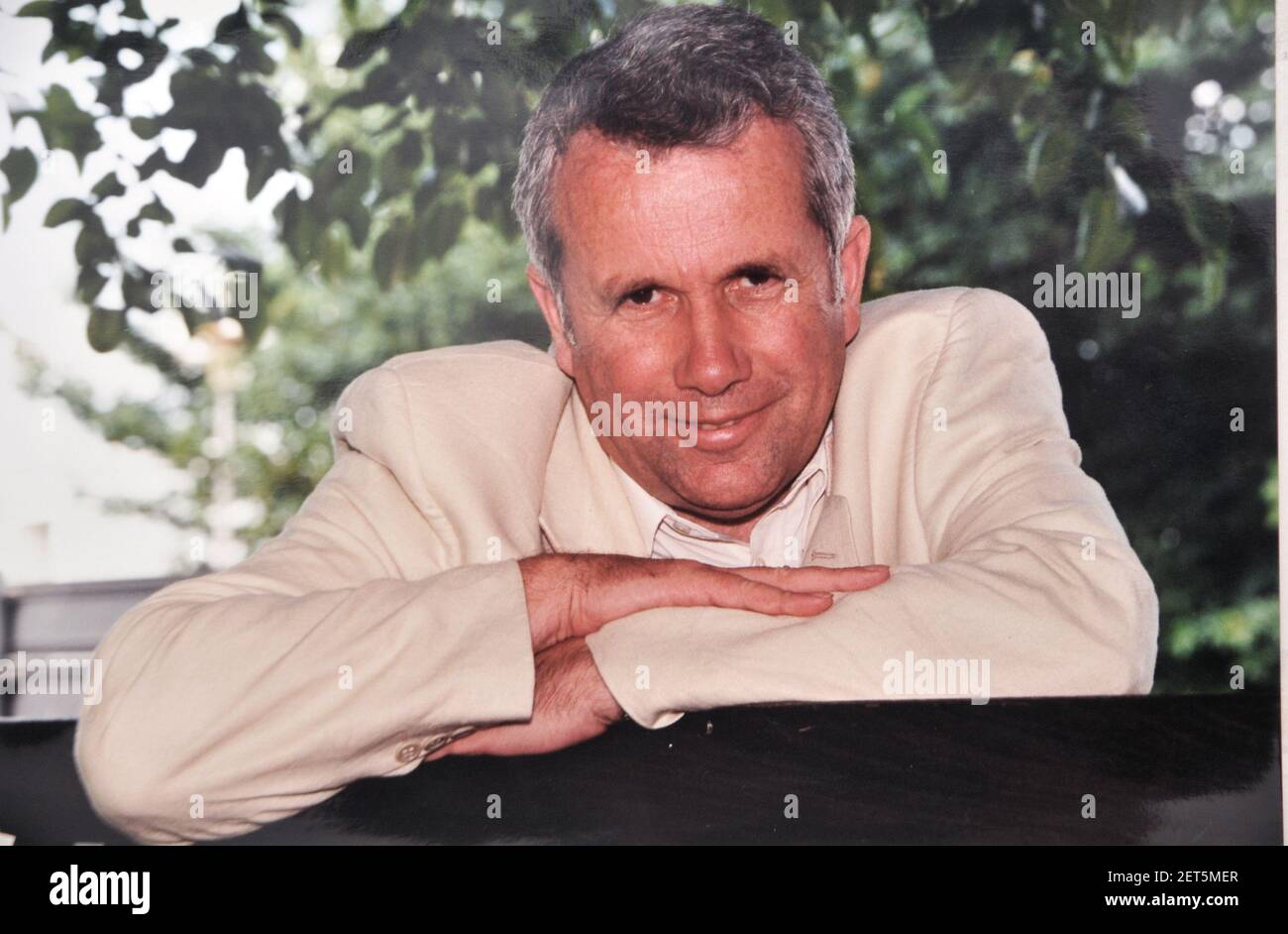 BROADCASTER AND TV NEWS READER AND MP MARTIN BELL 1996 PIC MIKE WALKER ...