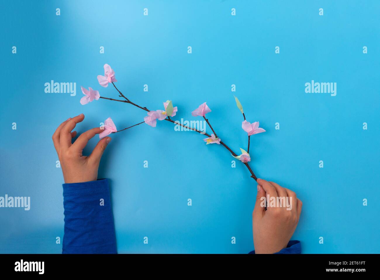 simple tree branch with paper flowers, step by step instruction, DIY ...