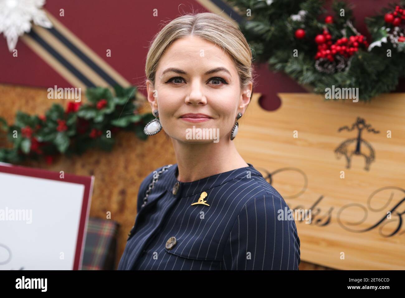 BEVERLY HILLS, LOS ANGELES, CA, USA - DECEMBER 09: Actress Jennifer ...