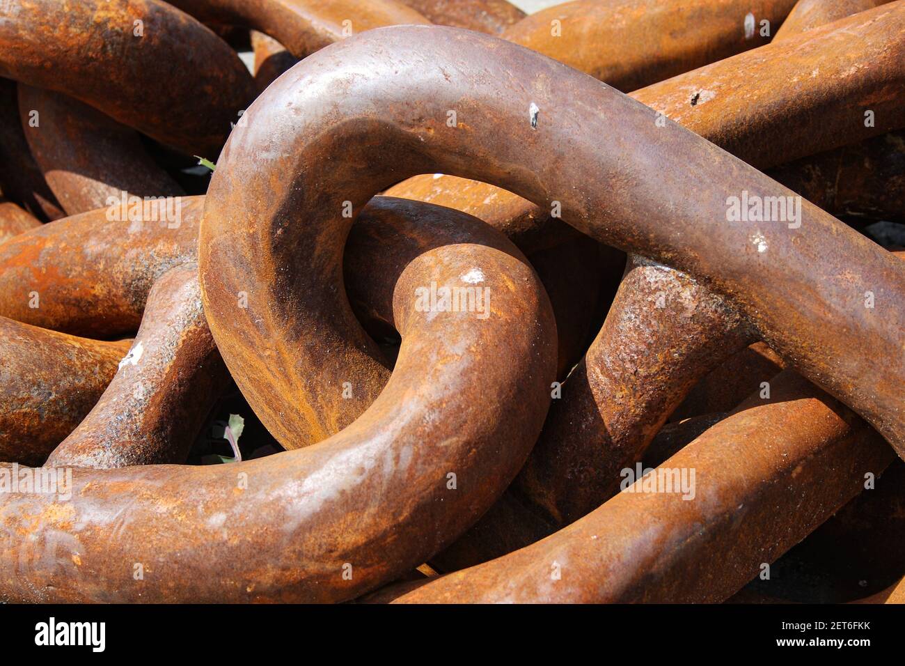 Giant rusty anchor hi-res stock photography and images - Alamy