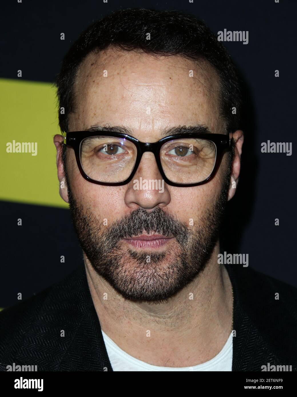 BEVERLY HILLS, LOS ANGELES, CA, USA - DECEMBER 11: Actor Jeremy Piven ...