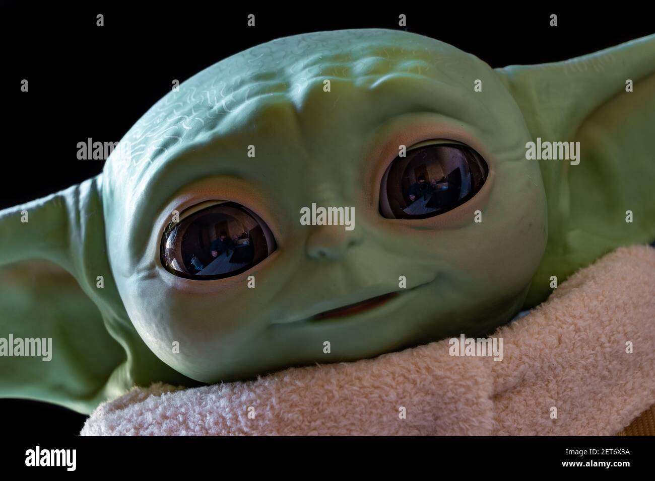 Baby yoda from mandalorian hi-res stock photography and images - Alamy
