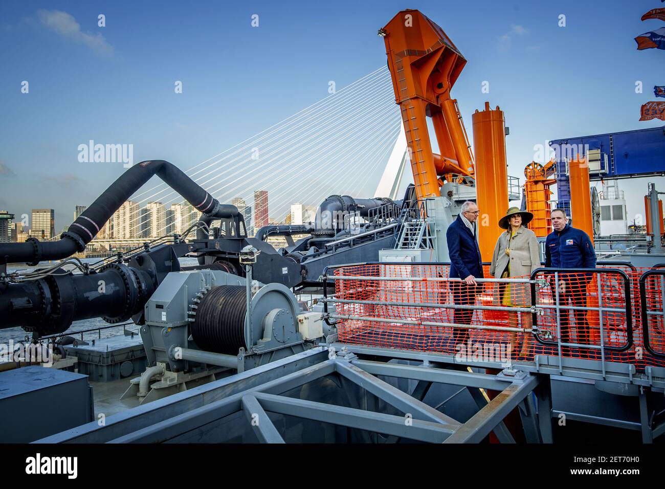 Queen Maxima christens Van Oord's new trailing suction hopper dredger ...