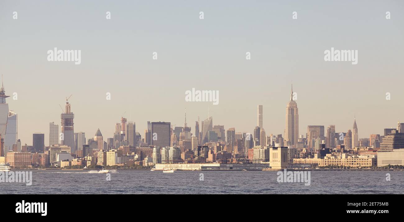 Manhattan new york panorama city hi-res stock photography and images ...