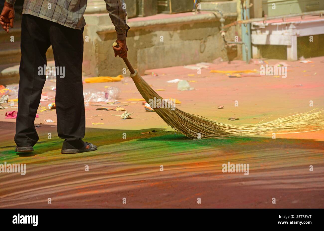 Indian road sweeper hi-res stock photography and images - Alamy