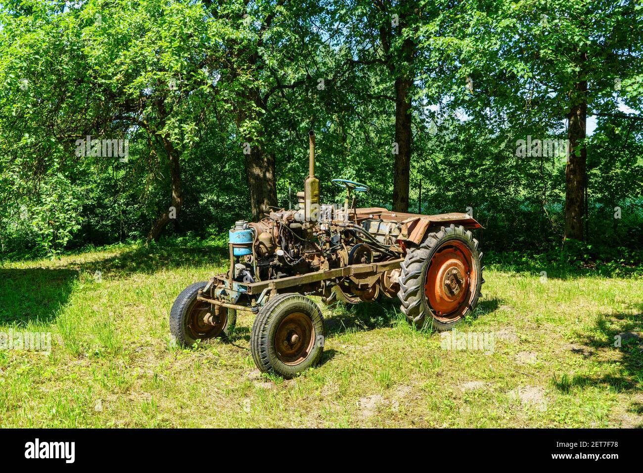 Broken Tractor High Resolution Stock Photography and Images - Alamy