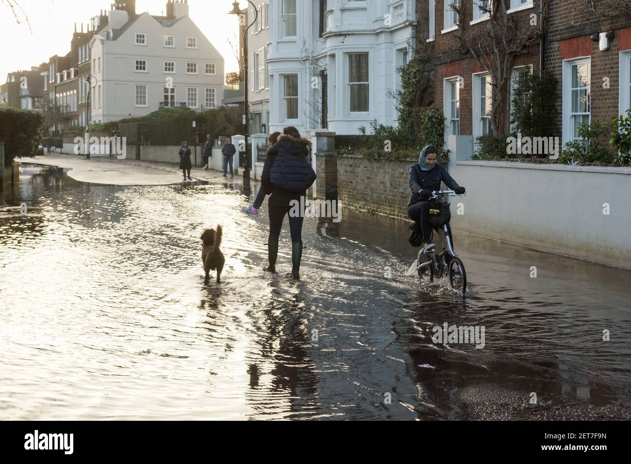 Exceptionally high tides hi-res stock photography and images - Alamy
