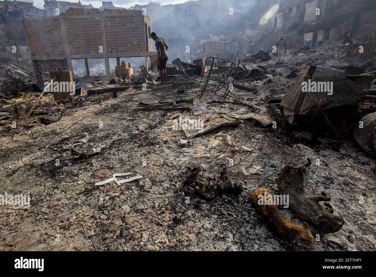 AM - Manaus - 12/18/2018 - Fire reaches 600 homes in Manaus - A fire of ...