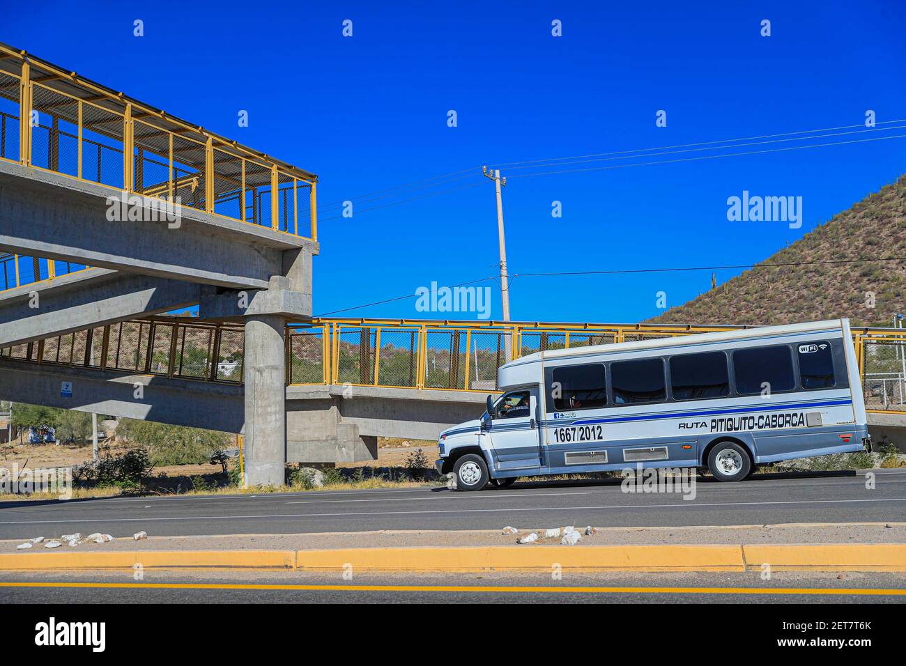 Pueblo de puente peatonal hi-res stock photography and images - Alamy