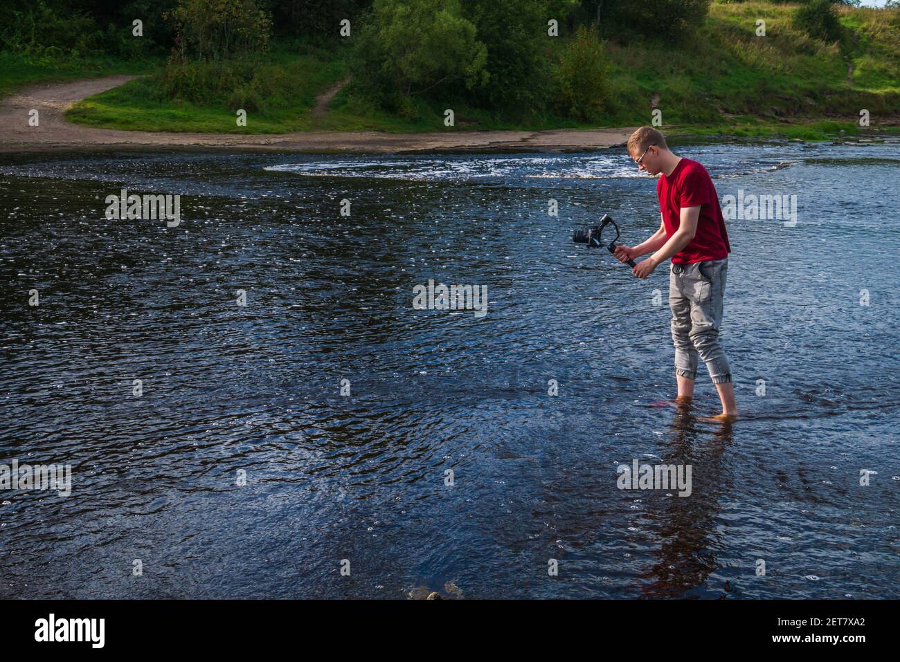 Videographer nature hi-res stock photography and images - Alamy