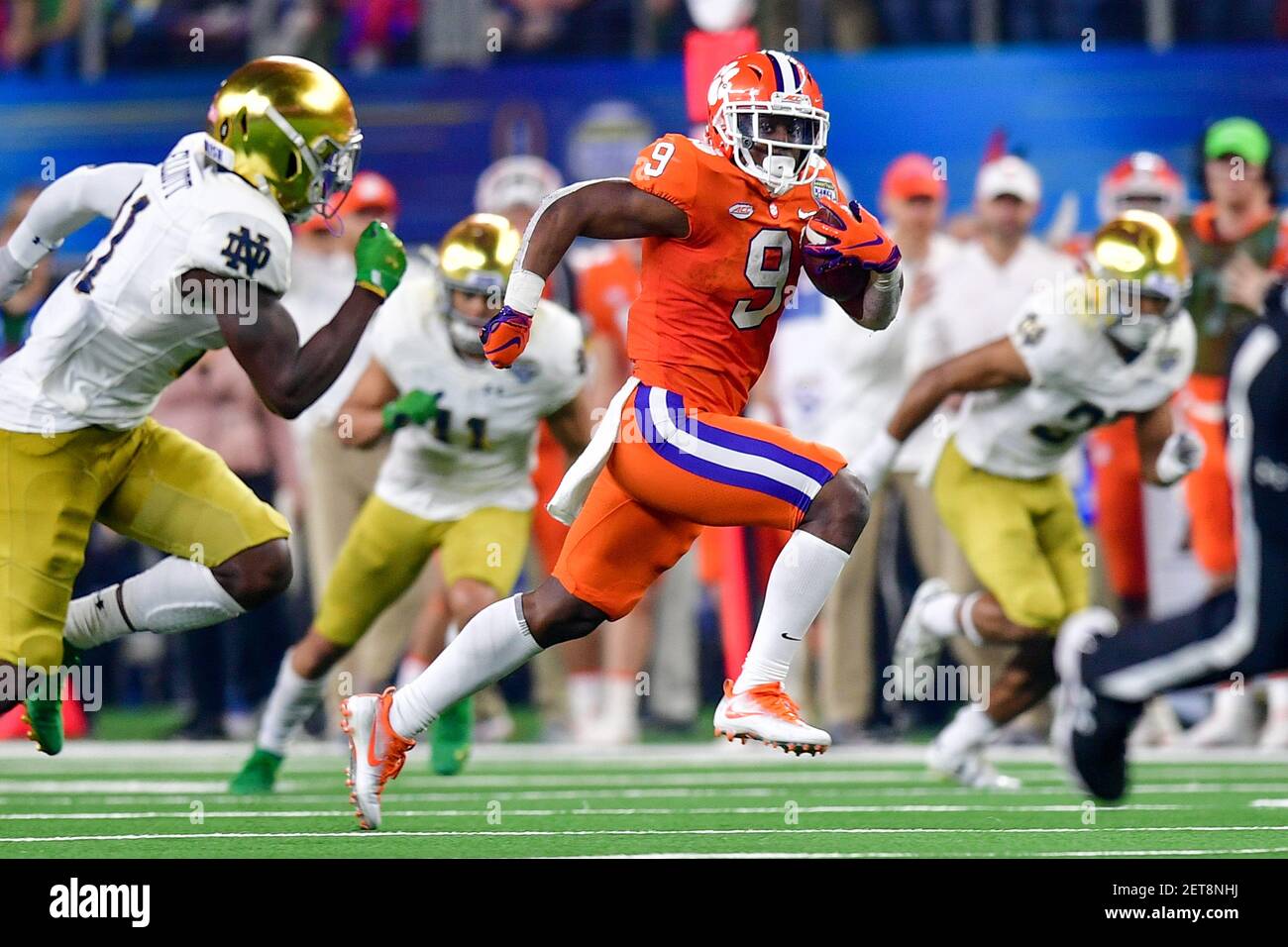 Clemson Tigers running back Travis Etienne (9) carries the ball for a ...