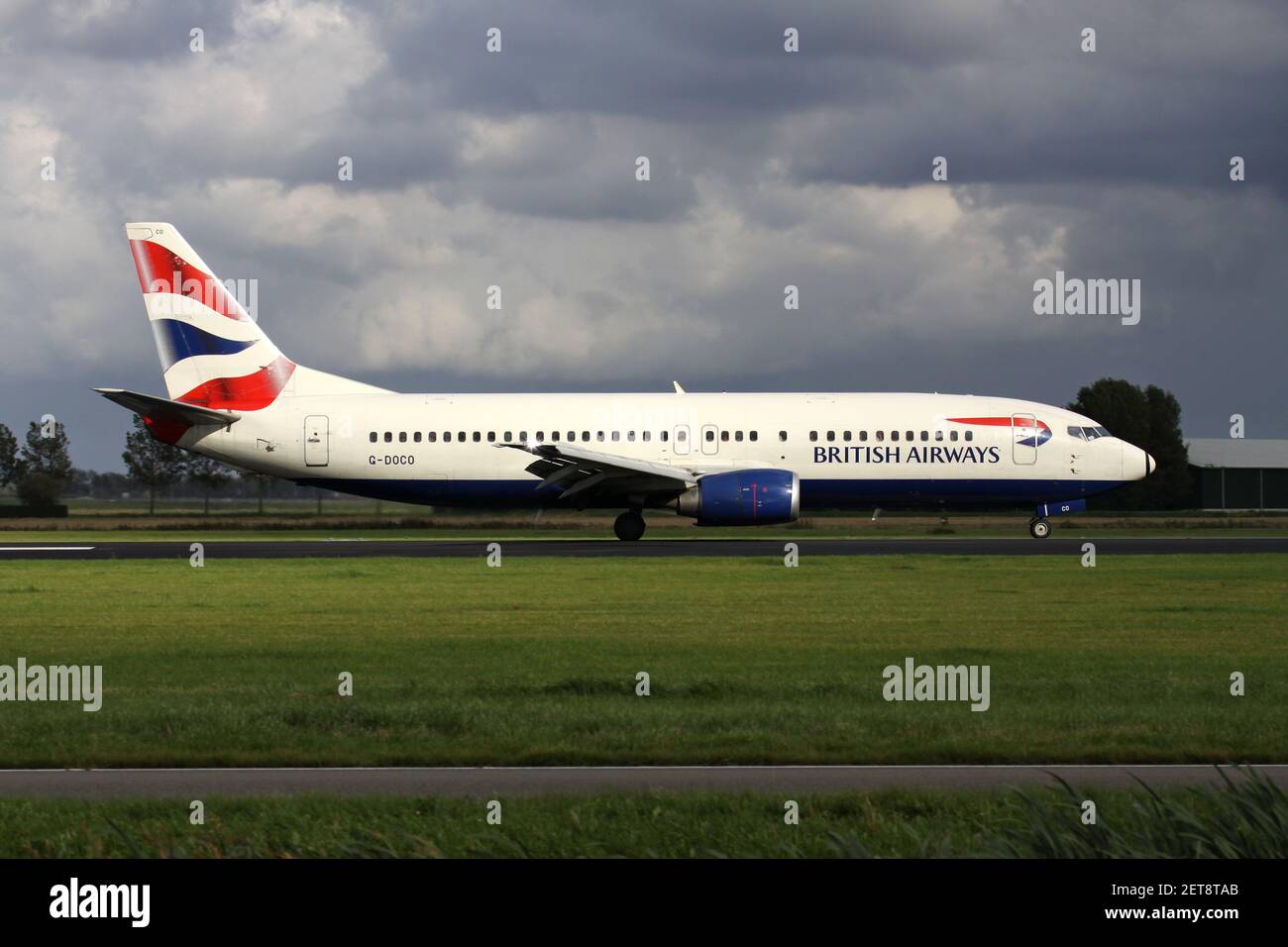 Commercial narrow body jet dark hi-res stock photography and images - Alamy