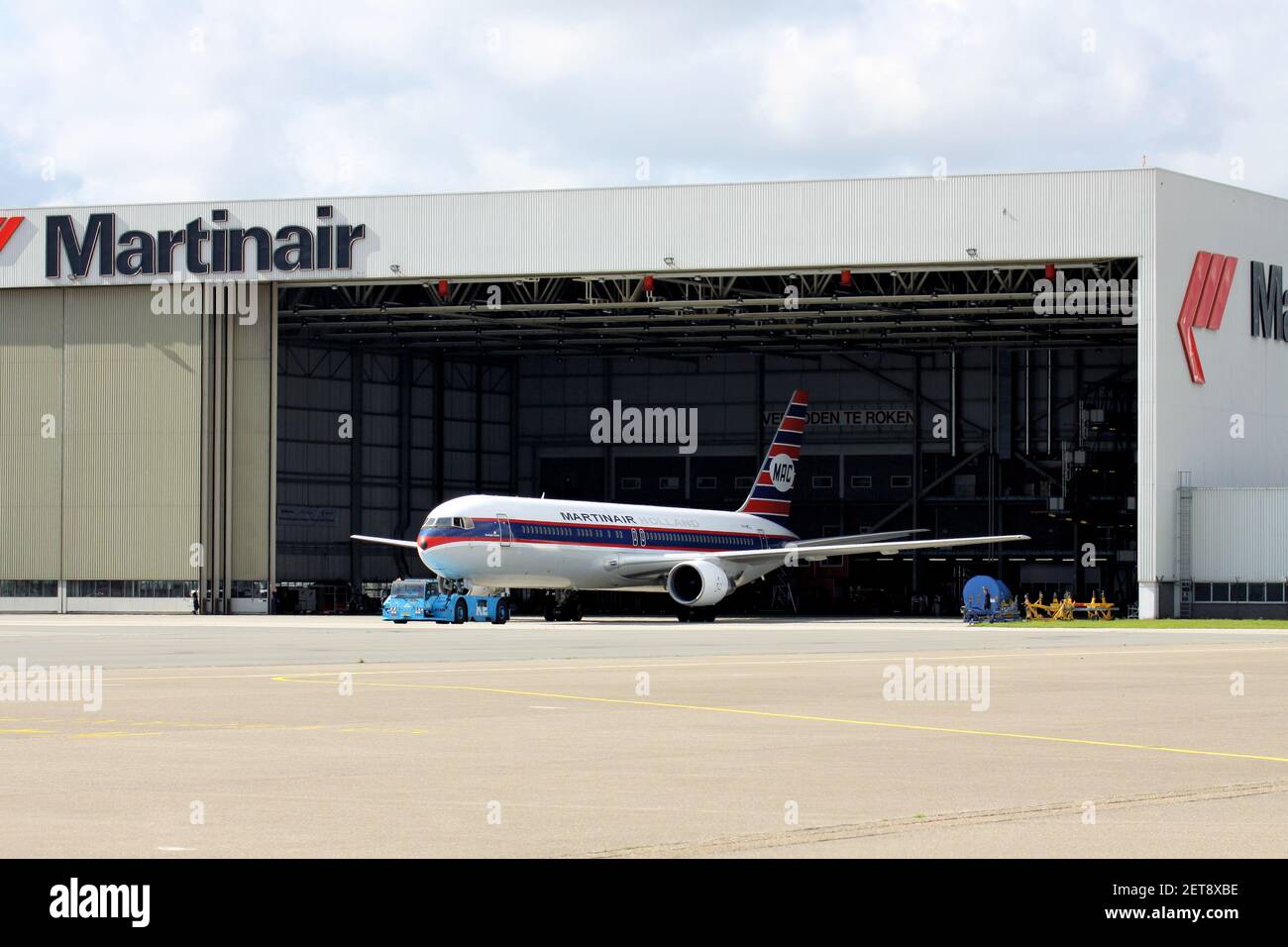 Retro livery aircraft hi-res stock photography and images - Alamy