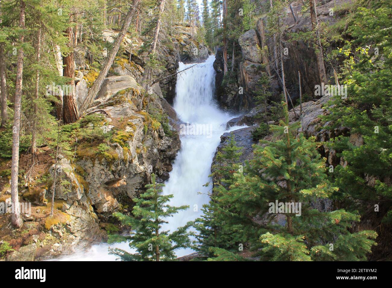 Powerful waterfall plunges river hi-res stock photography and images ...