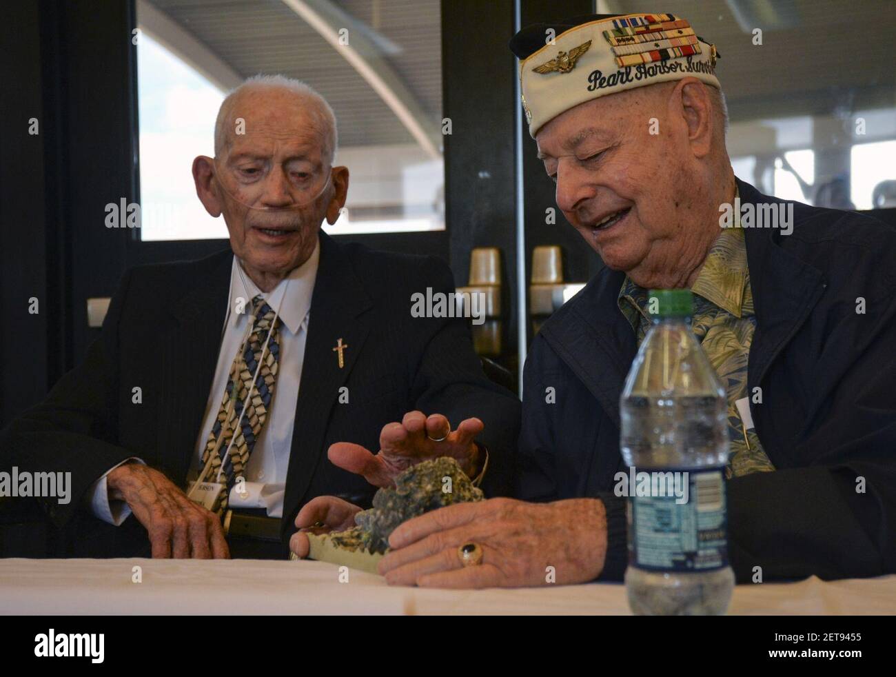Pearl Harbor memorial 141202 Stock Photo - Alamy