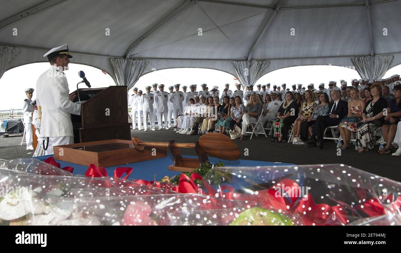Farewell sailors hi-res stock photography and images - Alamy