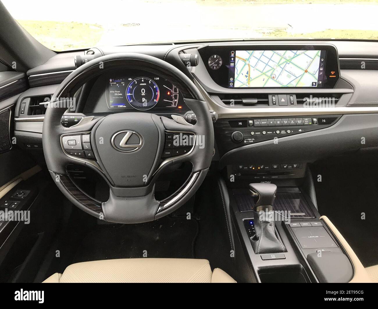 2019 Lexus ES 350 in Ultra Lux trim gets longer, lower and wider for a ...
