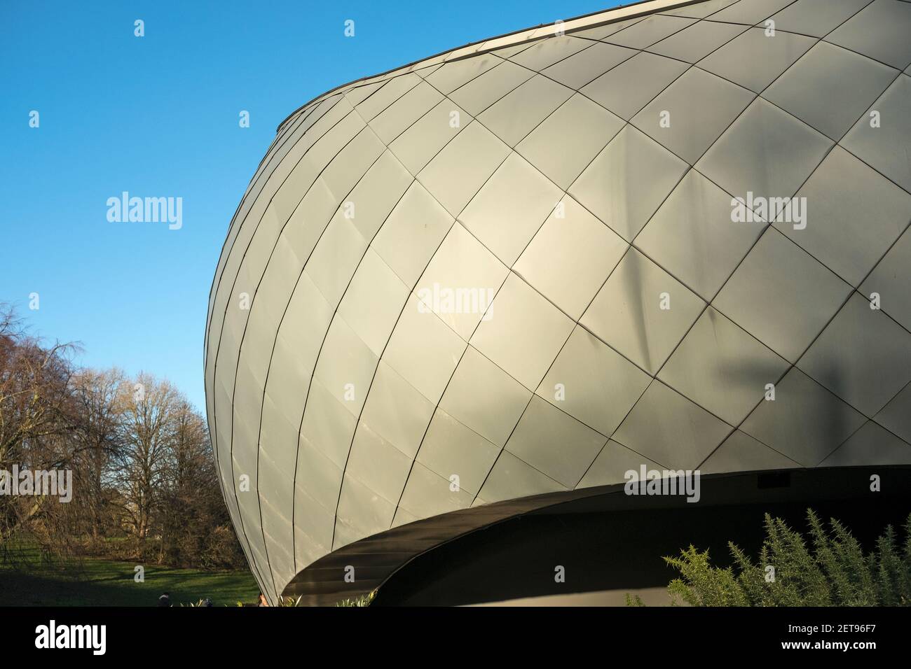 Modern university building architecture Stock Photo - Alamy
