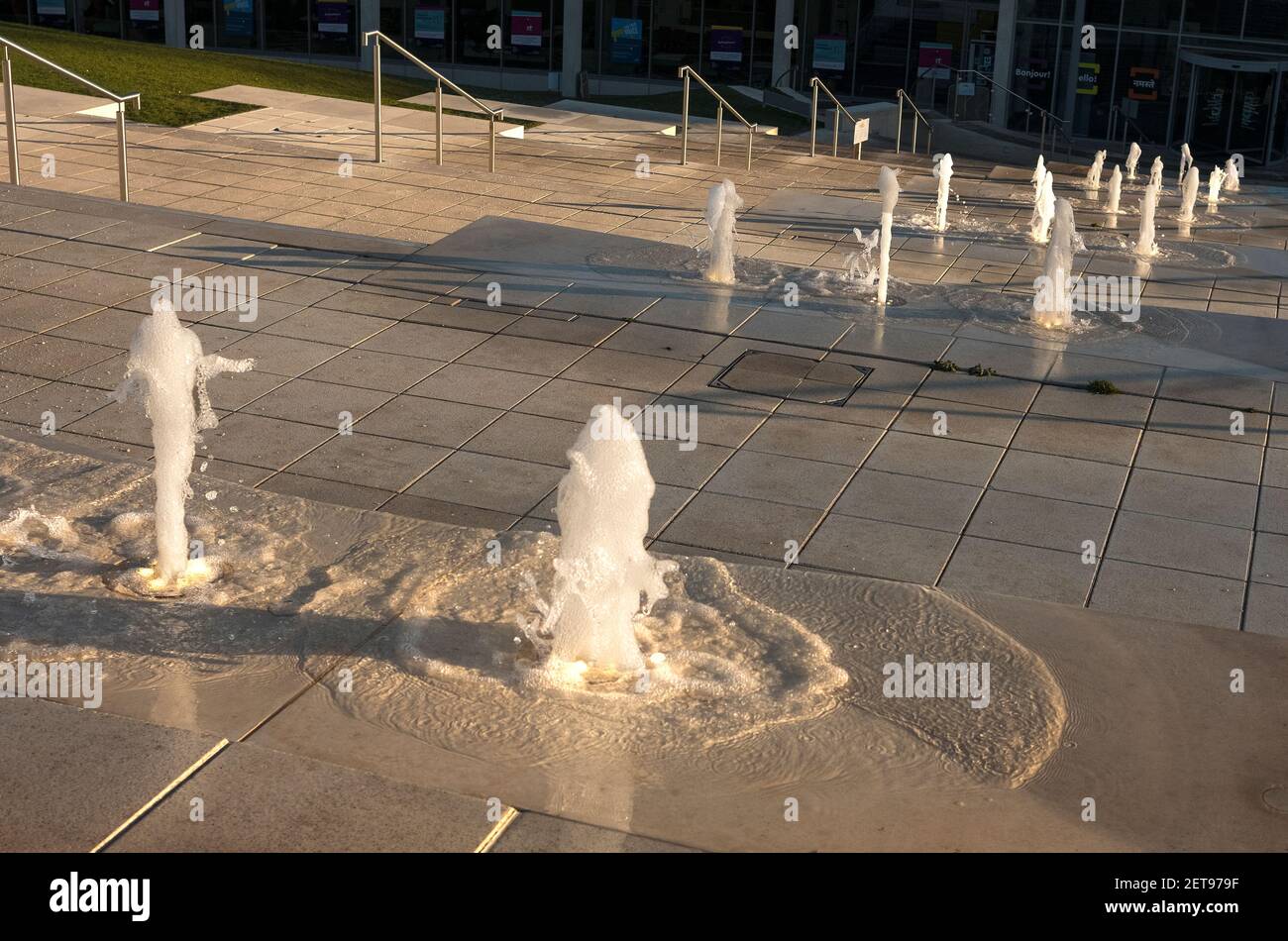 University campus water feature example Stock Photo - Alamy