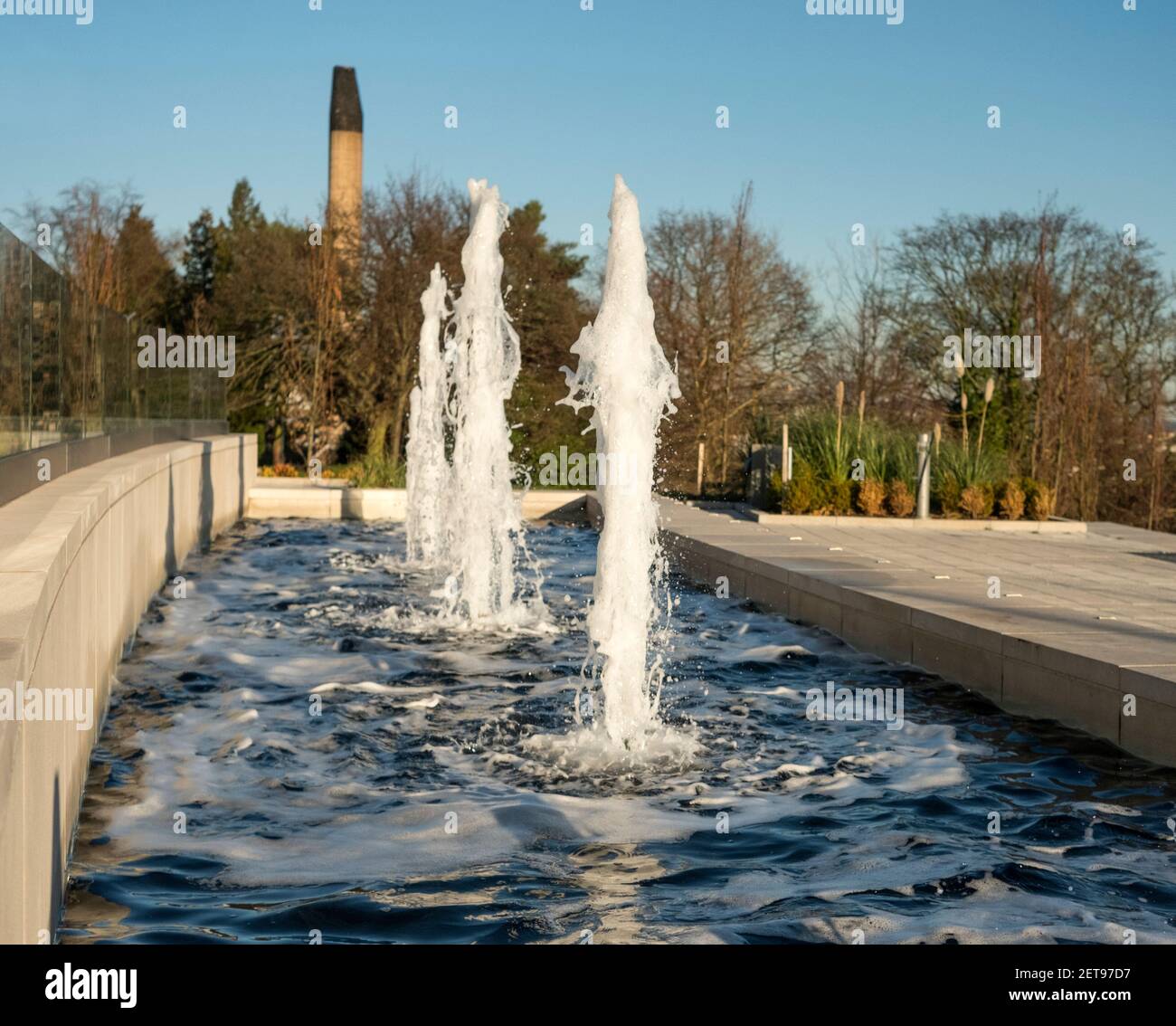 University campus water feature example Stock Photo - Alamy
