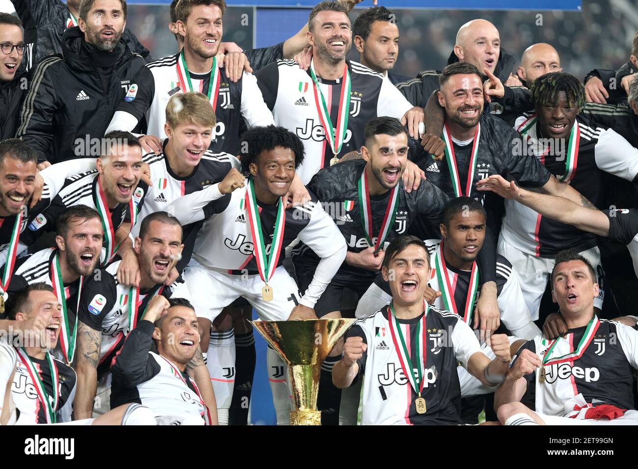 Juventus Player celebrate with the trophy the victory of italian ...