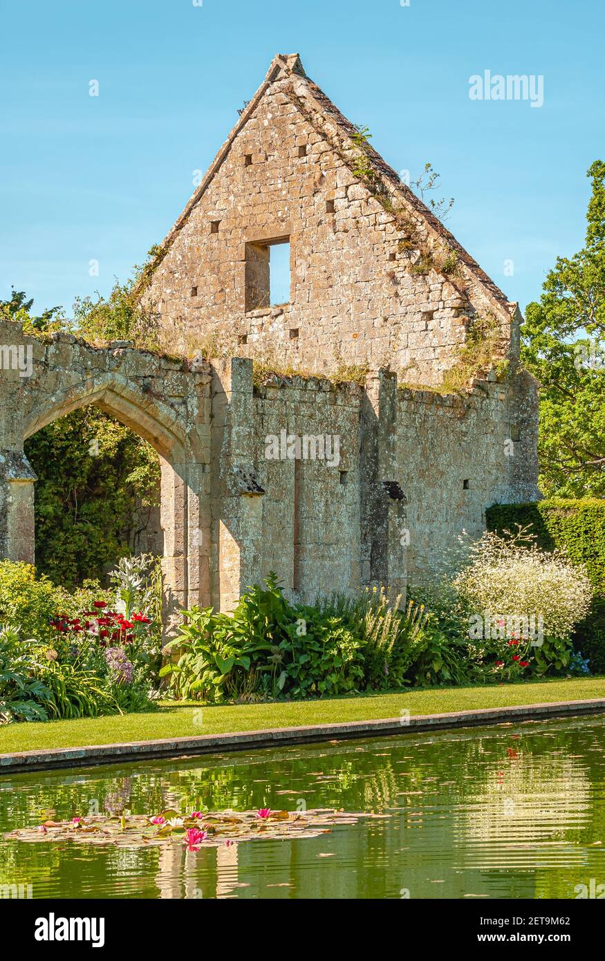 Sudeley castle tithe barn ruins at sudeley castle hi-res stock ...